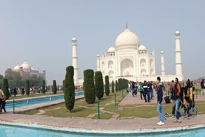 Private Taj Mahal Day Tour from Delhi by Car - Agra Fort: A Fortress of History