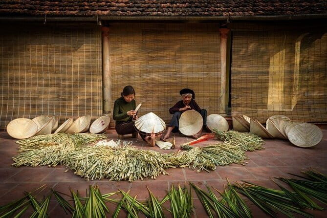 Private Tour Explore Incense Village & Duong Lam Ancient Village - What Reviewers Say