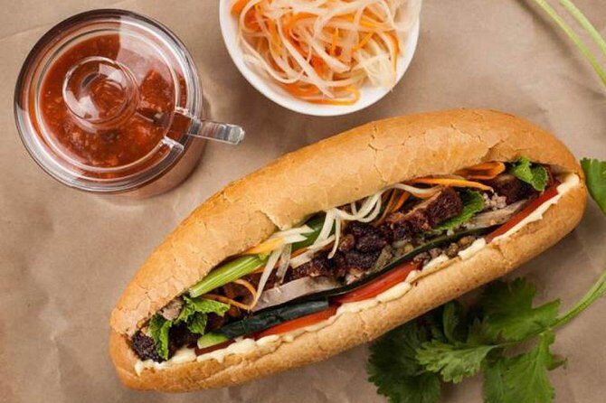 Private Tour: Hanoi walking street food tour in night - Authentic Experiences Backed by Positive Reviews