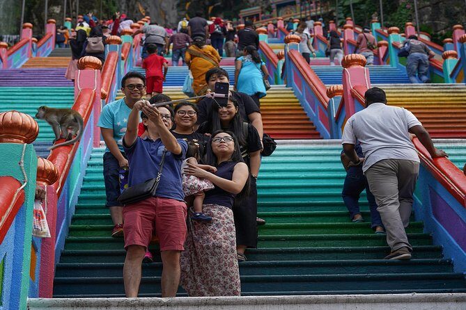 Private Tour Kuala Lumpur with Petronas Twin Towers Observation Deck & Batu Cave - The Petronas Twin Towers: An Architectural Icon with Amazing Views