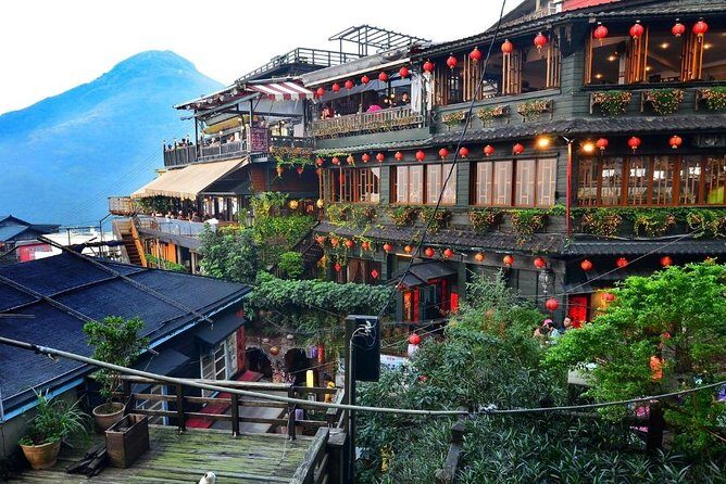 Private Tour to Jiufen, Yehliu Geopark, and Pingxi - Walking Through Jiufen Old Street: A Step Back in Time