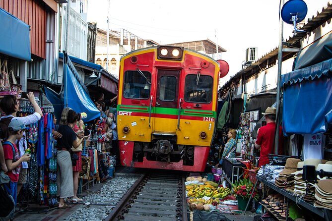 Private Tour : Unseen Railway and Floating Market then Phenomenon Temple - What Makes This Tour Stand Out?
