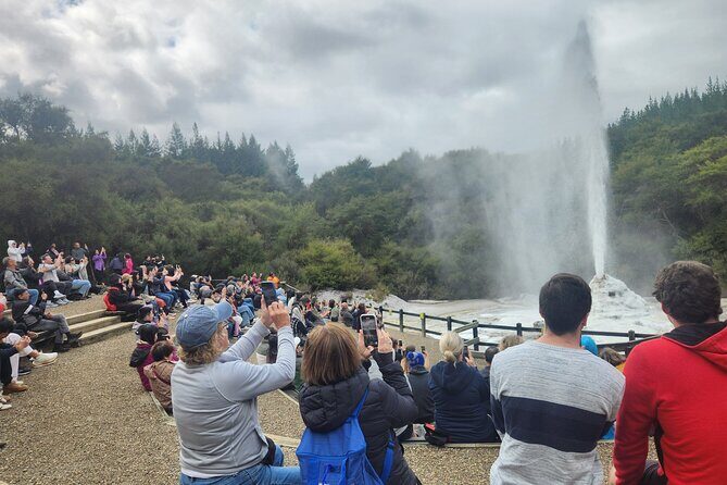 Private Tour WaiOtapu & Huka Falls & Blue springs from Auckland - Authenticity & Genuine Experiences