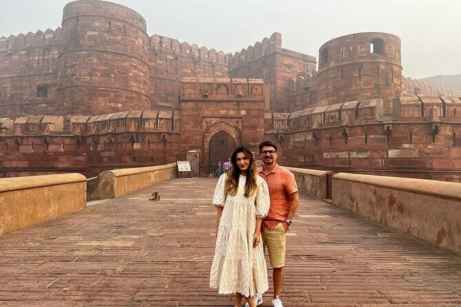 Private Transfer Agra to Delhi - Inside the Vehicle: What to Expect