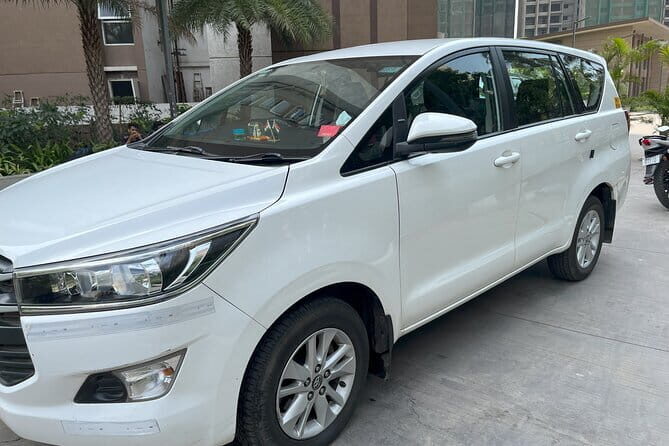 Private Transfer Mumbai Airport by Innova Crysta - The Good: Why You Might Choose This Service
