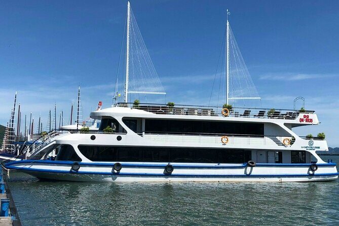 Private Transfer on Expressway & Luxury Cruise 07 Hours on Bay - Who Should Consider This Tour?