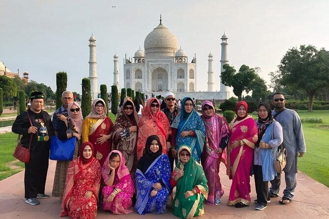 Private Trip: Sunrise Taj Mahal Tour With Agra Fort, Mehtab Bagh and Fatehpur Sikri with All Inclusive - Exploring Agra Fort