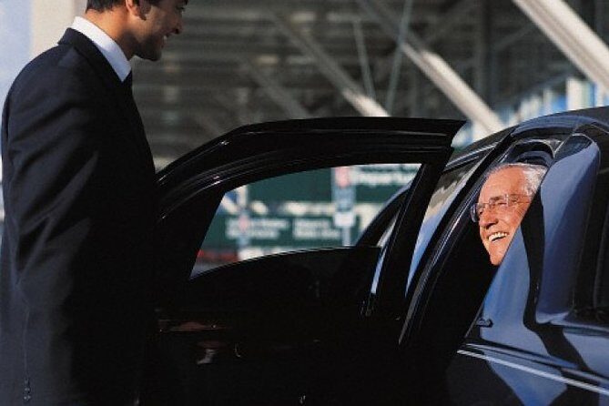Private Vancouver Airport YVR or Train Stn Transfer to Vancouver - The Booking and Meeting Experience