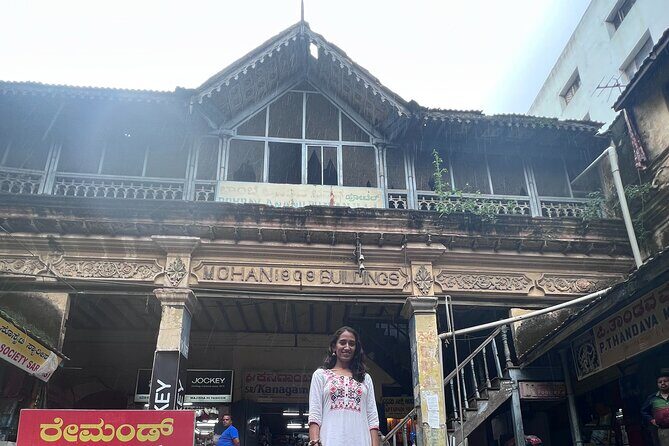 Private Walking Tour into the Oldest Local Market in Bengaluru - Visiting Raja Market: Jewelry and Curios Galore