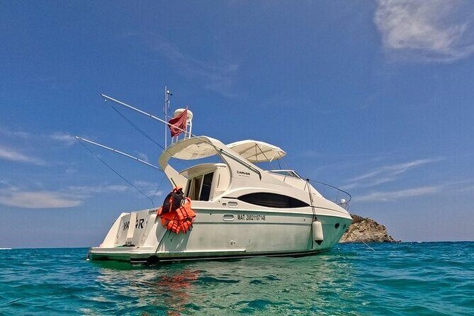 Private Yacht Tour of the Bays of Huatulco - The Sum Up