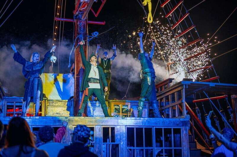 Puerto Vallarta: Dinner Show on a Pirate Cruise - Key Points