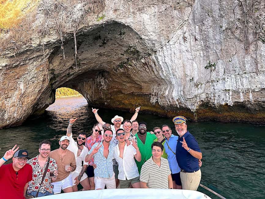 Puerto Vallarta: Gay Sunset Cruise with Open Bar - Food and Drink: A Taste of Local Flavors