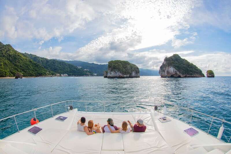 Puerto Vallarta: Luxury Yacht Tour with Lunch and Open Bar - The Itinerary Breakdown