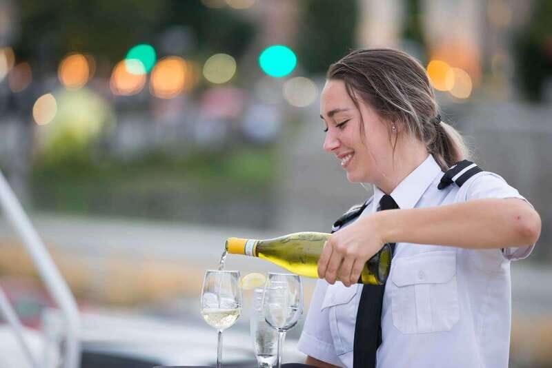 Québec City: 3 or 5-Course Dinner Cruise with DJ & Dancing - Who Will Love This Cruise?