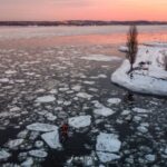 Quebec City: Ice Canoeing with Hot Chocolate & Sauna - The Ice Canoeing Itself