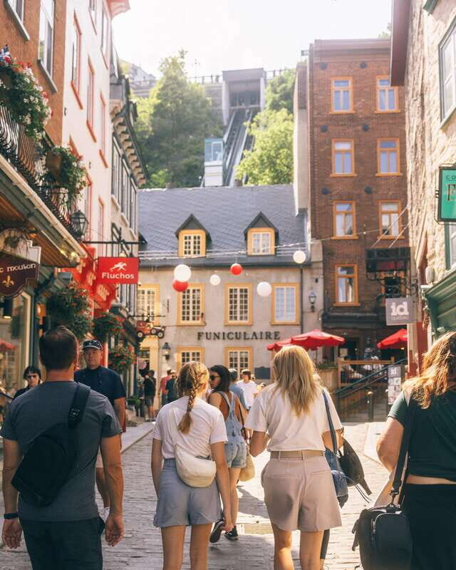 Quebec City Private Walking Tour with Funicular Ride - Ascending to the Upper Town: The Funicular Ride