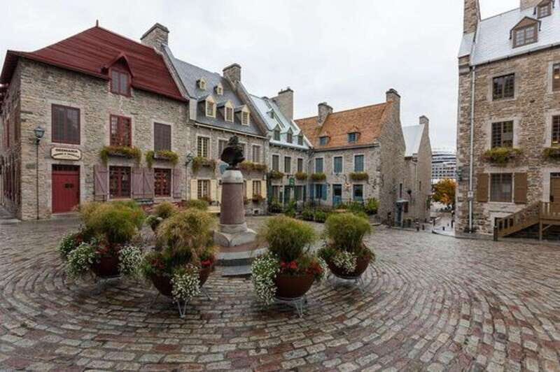 Quebec : Old Town Private Walking Tour With A Local Guide - Diving Deep into the Québec Old Town Private Walking Tour