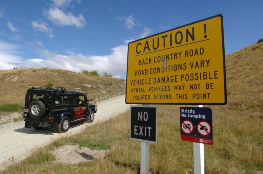 Queenstown: Skippers Canyon 4WD Gold Heritage Tour - Visiting the Skippers Suspension Bridge and Township