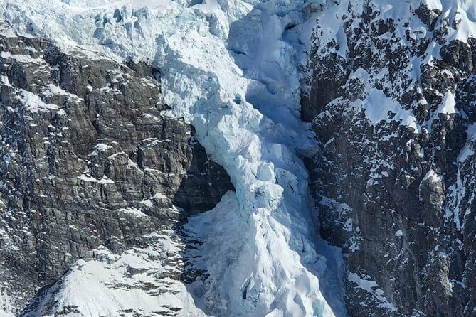 Rakaia Glaciers - Touching Down at Rakaia and Visiting Hidden Glaciers