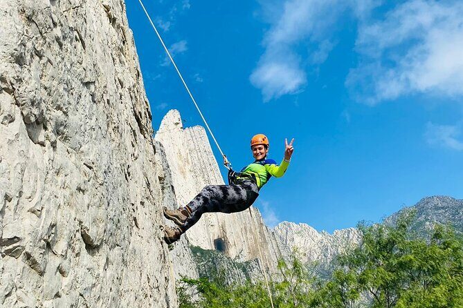 Rappelling Class, an Exciting Experience - Equipment and Safety Measures