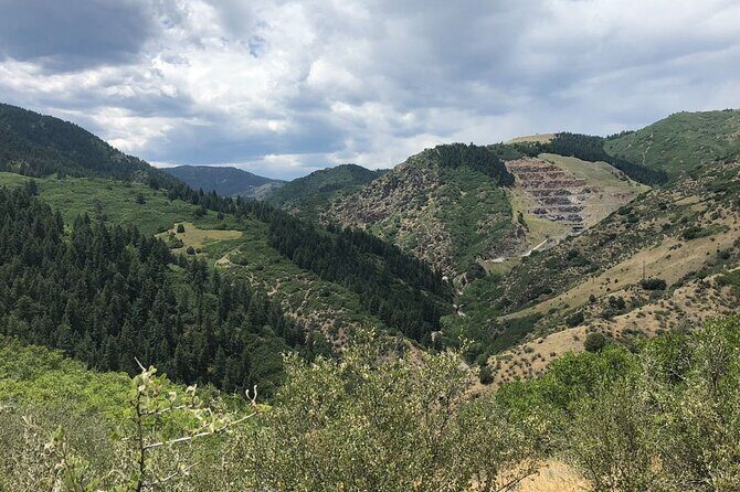 Red Rocks Amphitheatre Historical Walking Tour - Geology and Fossils at Dinosaur Ridge