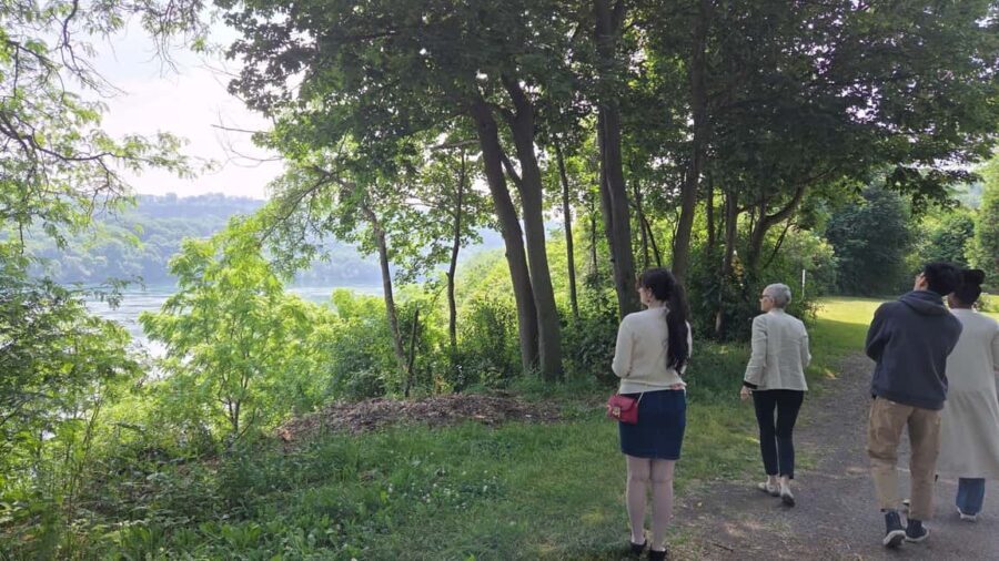RiverBrink Art Museum: Historical Walking Tour of Queenston - An In-Depth Look at the Queenston Walking Tour