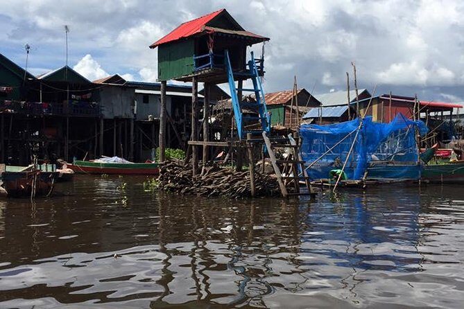 Roluos Group, and Floating Village (Kampong Phluk) - Transitioning to Tonle Sap: The Floating Village Experience