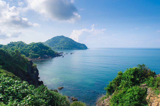 Romantic Chanthaburi Walking Tour with Local Guide - The Experience: What Travelers Can Expect
