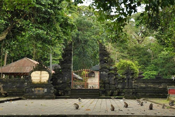 Royal Family Temple, Monkey Forest, and Tanah Lot Sunset Tour - Authenticity and Traveler Experiences