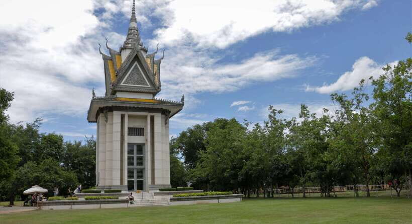 S21 & Killing Fields Tour with Khmer Lunch & Drink - What Makes This Tour Special?