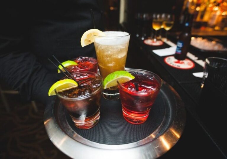 Sacramento: New Year's Eve River Cruise - Who Would Enjoy This Experience?