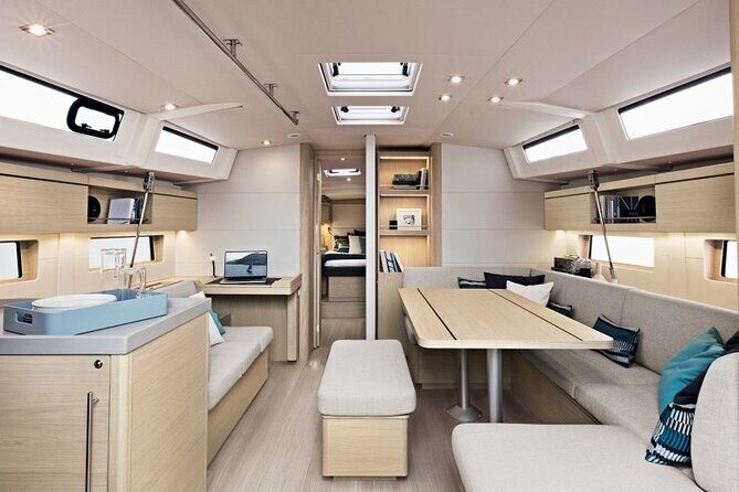 Sailing Charter around Vancouver Harbour Private Tour - An In-Depth Look at the Experience