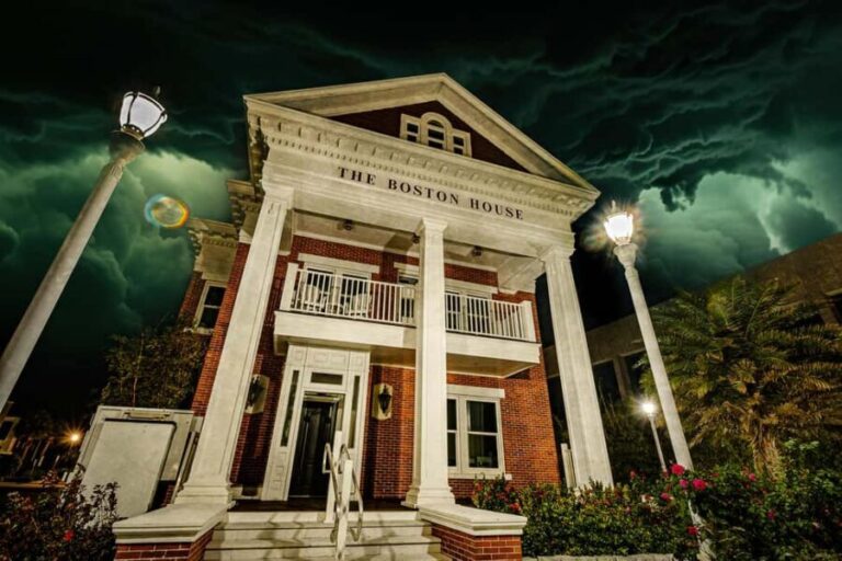 Salt, Sorrow, & Shadow: Fort Pierce Ghost Tour - The Guides and Their Role
