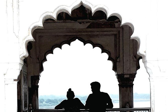 Same Day Taj Mahal And Agra Fort Tour By Super Fast Train From Delhi - Arrival in Agra and the Taj Mahal Experience