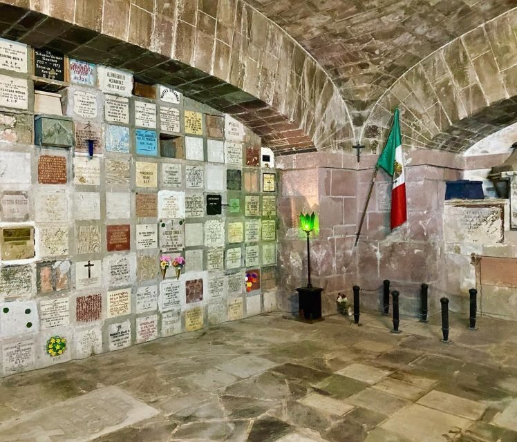 San Miguel de Allende: Day of the Dead Walking Tour & Drink - What Past Participants Say
