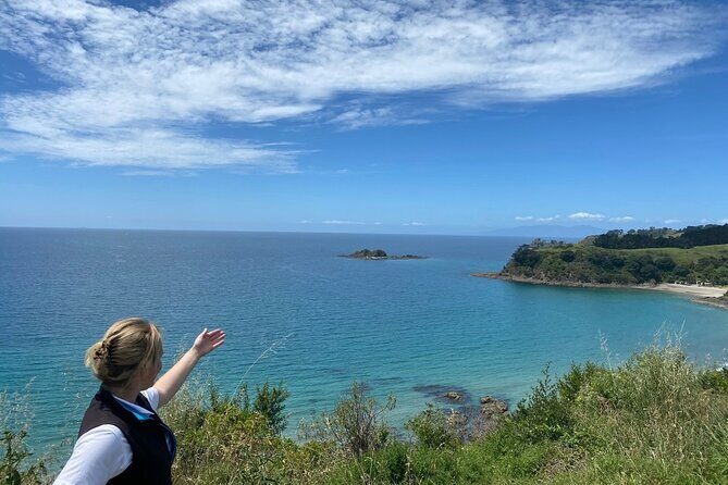 Saturday Sights and Flavours Tour - The Market Experience: A Taste of Waiheke’s Local Life