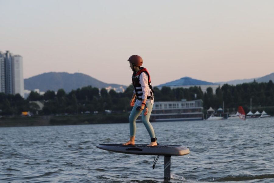Seoul : Efoil Experience in Han River - The Trek Back: Scenic Views and Social Atmosphere