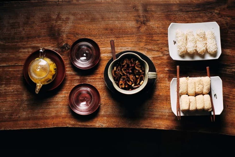 Seoul: Guided Food & Market Tour with 8+ Tastings - Tasting the Classics: A True Korean Food Feast