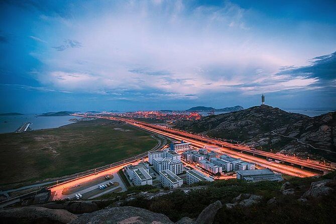 Shanghai Donghai Bridge and Yangshan Port Private Tour - The Iconic Donghai Bridge: An Engineering Marvel