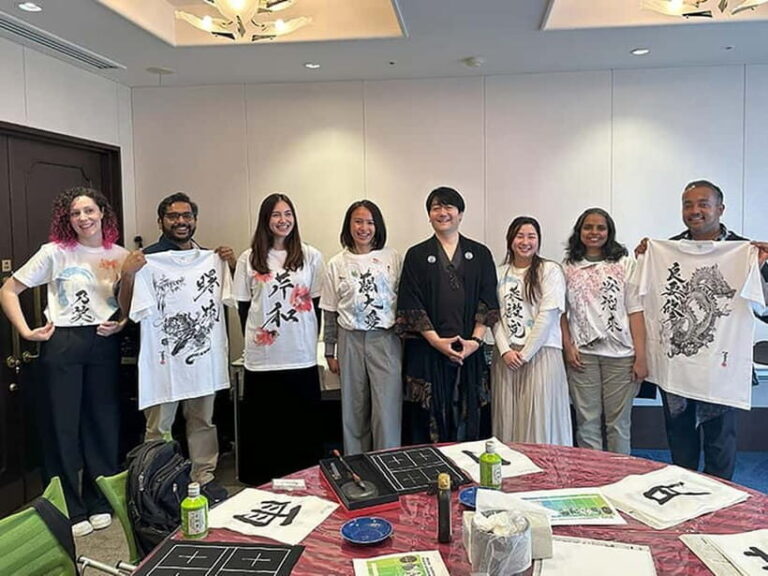 Shonan: Learn Calligraphy from Last Master of Hisseki-jutsu - Who Will Enjoy This?