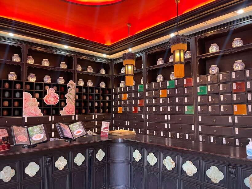 Shop Like a Local:Exploring the Market with a Native's Touch - Practical Details & Considerations