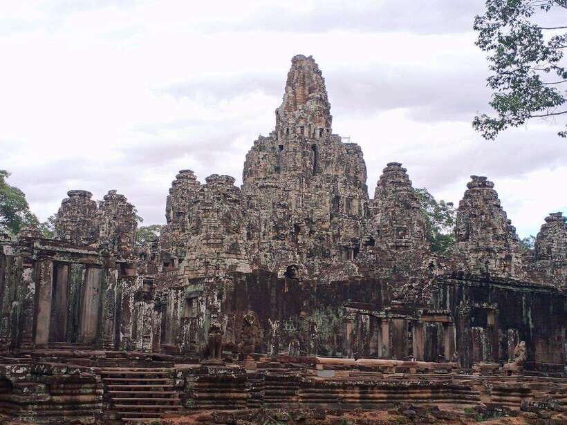 Siem Reap: Angkor Wat and Banteay Srei Temple Day Tour - What Makes This Tour Stand Out