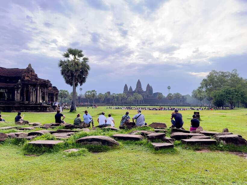 Siem Reap: Angkor Wat and Floating Village Day Tour - What Makes This Tour Stand Out