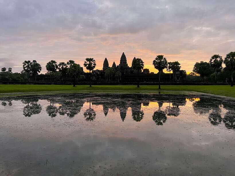 Siem Reap: Angkor Wat Sunrise and Market Tour by Jeep - What’s Included and What’s Not