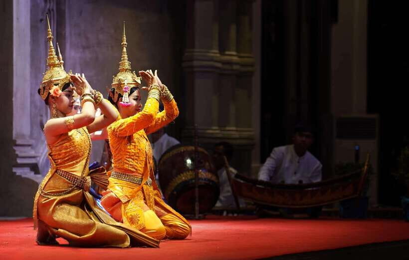 Siem Reap: Apsara Dance Show & Dinner with Tuk-Tuk Transfers - Who Would Enjoy This Experience?