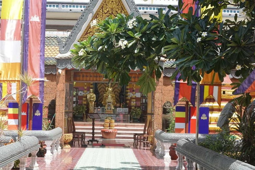 Siem Reap: City Walking Tour and Art Gallery Visit - Who Is This Tour Best For?