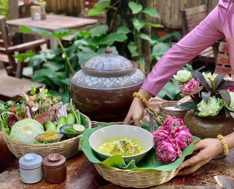 Siem Reap: Evening food Tour Guided and Unique Tour - Transport, Group Size, and Overall Value