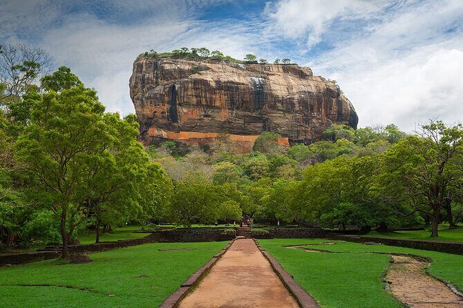 Sigiriya & Minneriya Safari Tour from Negombo - Who is this tour best for?