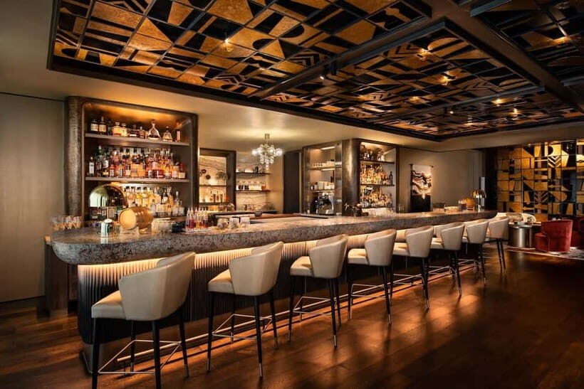 Singapore: Crazy Rich Asians Signature Cocktail Tour - What to Expect at Each Venue