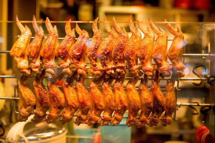Singapore: Foodie Experience Guided Tour with 5 Tastings - Deep Dive into the Itinerary